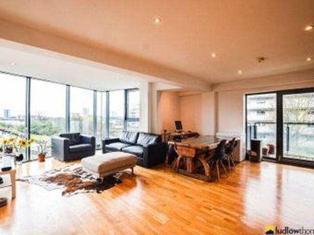 2 Bedrooms Flat for rent in Dace Road, London E3