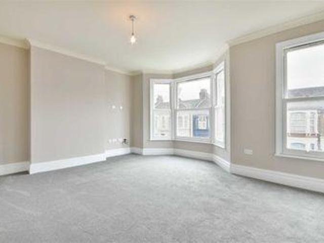 2 Bedrooms Flat for rent in Dagmar Gardens, London NW10