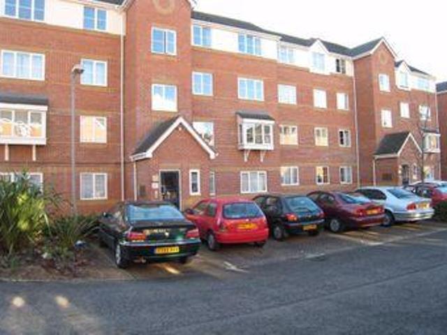 2 Bedrooms Flat for rent in Dairyman Close, Cricklewood, London NW2