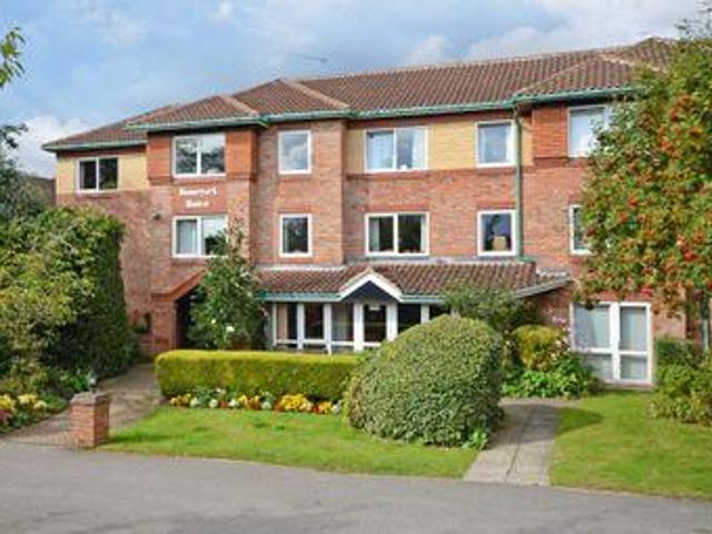 2 Bedrooms Flat for rent in Danesmead Close, York YO10