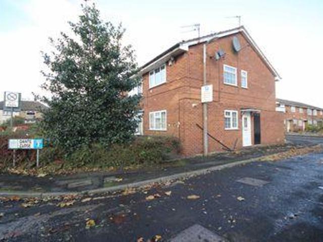 2 Bedrooms Flat for rent in Dante Close, Eccles, Manchester M30