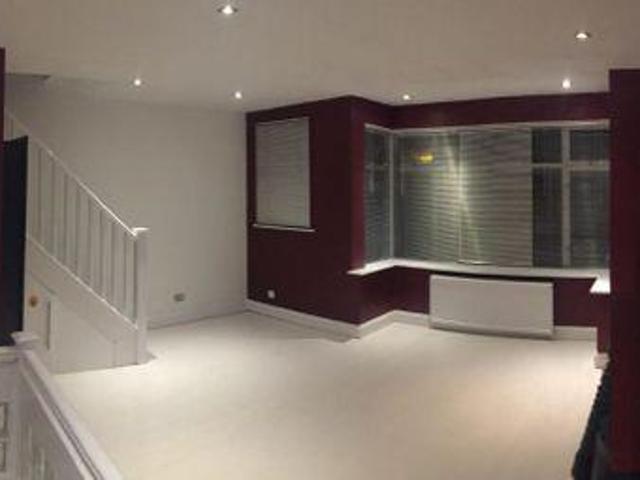 2 Bedrooms Flat for rent in Dartmouth Road, London NW4