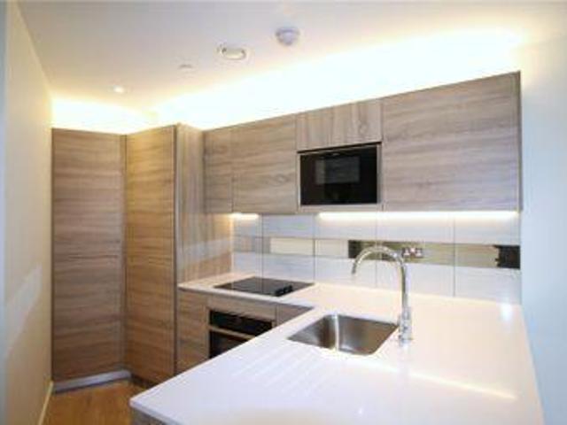 2 Bedrooms Flat for rent in Deveraux House, Duke Of Wellington Avenue, London SE18