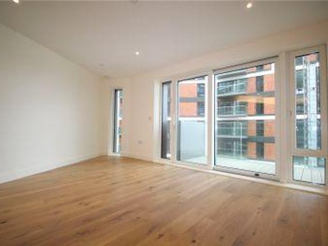 2 Bedrooms Flat for rent in Deveraux House, Duke Of Wellington Avenue, London SE18