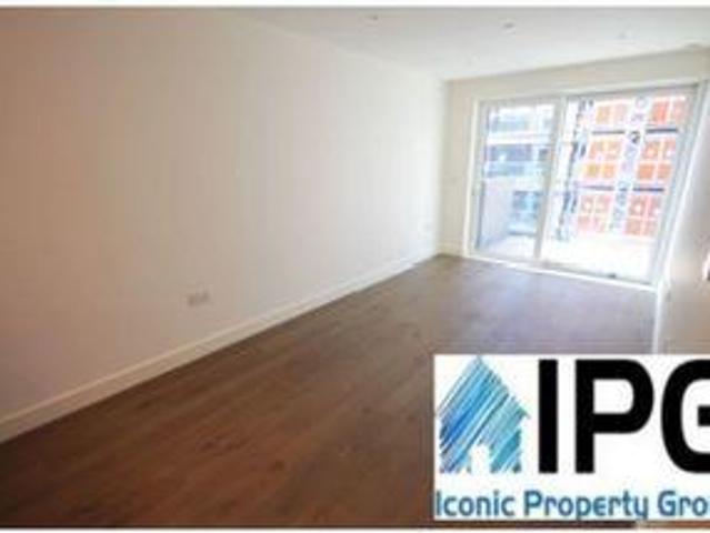 2 Bedrooms Flat for rent in Devereaux House, Duke Of Wellington Avenue, London SE18