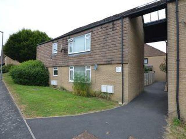 2 Bedrooms Flat for rent in Deveron Grove, Keynsham, Avon BS31