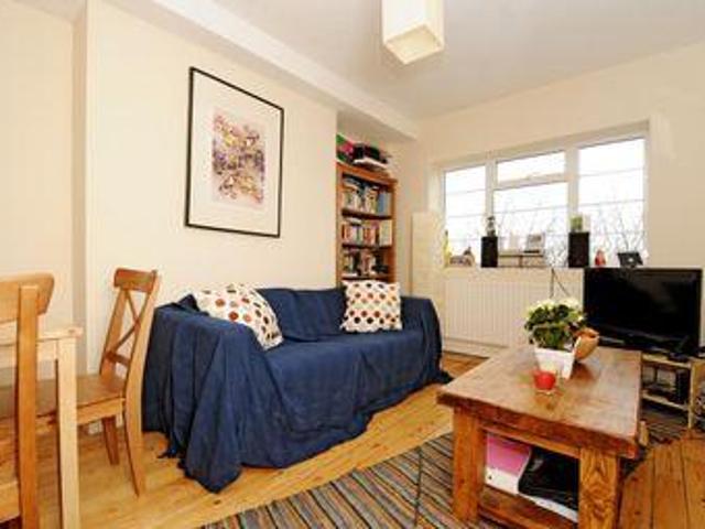 2 Bedrooms Flat for rent in Devon House, 40 42, Upper Street, London N1