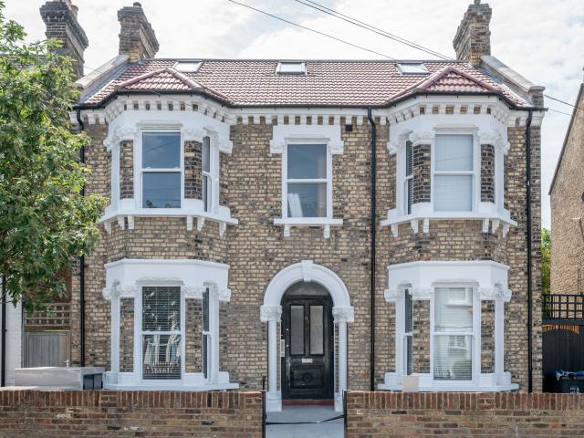 2 Bedrooms Flat for Rent in Devonshire Road | Foxtons