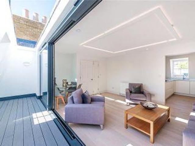 2 Bedrooms Flat for rent in Devonshire Street, London W1G