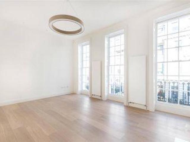 2 Bedrooms Flat for rent in Devonshire Street, London W1G