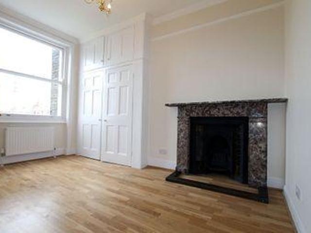 2 Bedrooms Flat for rent in Devonshire Street, London W1G