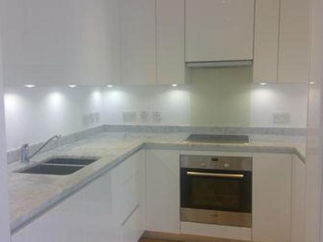2 Bedrooms Flat for rent in De Coubertin Street, London E20