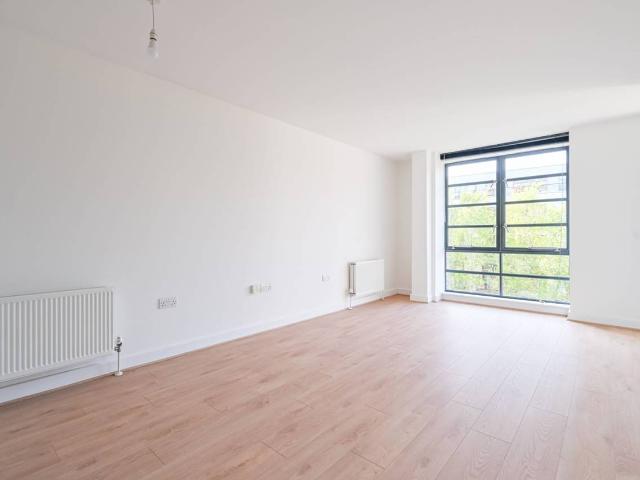 2 Bedrooms Flat for Rent in De Beauvoir Crescent | Foxtons