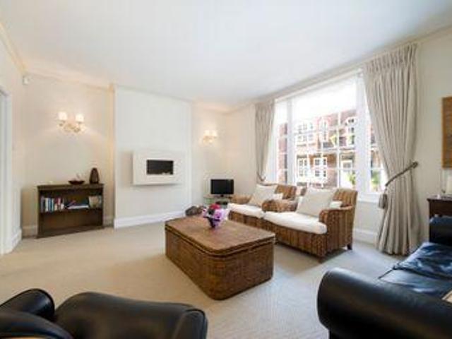 2 Bedrooms Flat for rent in De Walden Street, London W1G