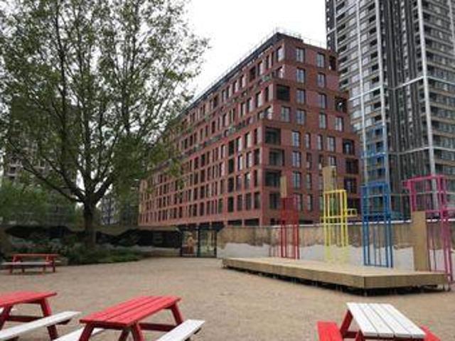 2 Bedrooms Flat for rent in Deacon Street, London SE17
