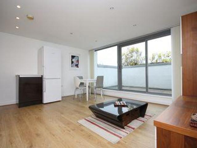 2 Bedrooms Flat for rent in Deals Gateway, Greenwich, London SE10