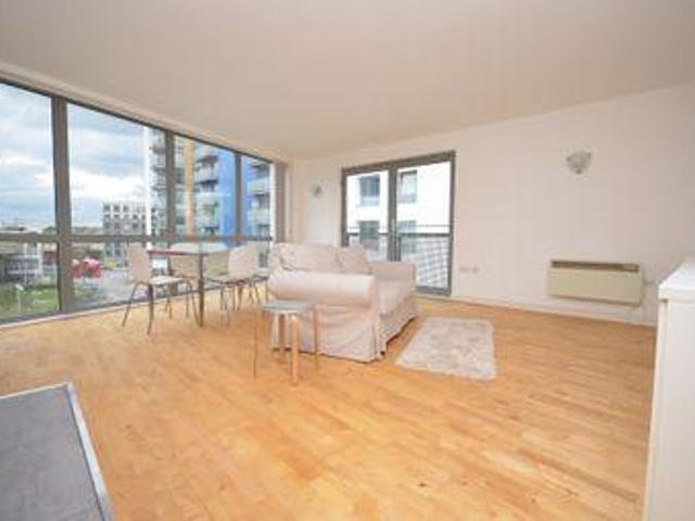 2 Bedrooms Flat for rent in Deals Gateway, London SE13