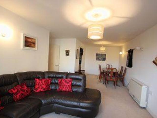 2 Bedrooms Flat for rent in Deals Gateway, London SE13
