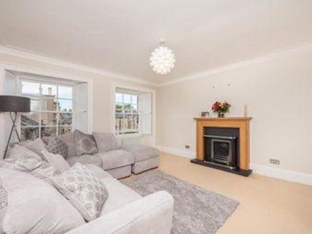 2 Bedrooms Flat for rent in Dean Terrace, Stockbridge EH4