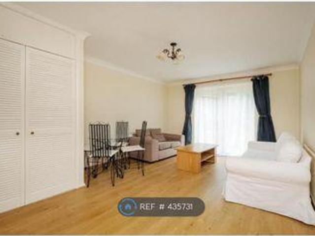 2 Bedrooms Flat for rent in Dean Court, Kingston Upon Thames KT2