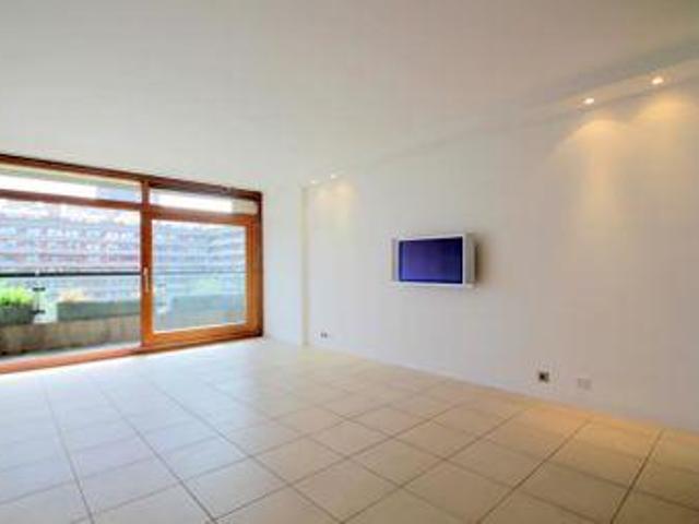2 Bedrooms Flat for rent in Defoe House, Barbican, London EC2Y