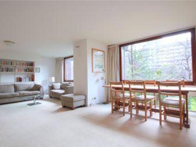 2 Bedrooms Flat for rent in Defoe House, Barbican, London EC2Y