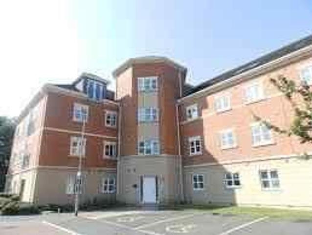 2 Bedrooms Flat for rent in Delamere Gardens, Wakefield WF1