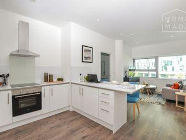 2 Bedrooms Flat for rent in Delta Point, Wellesley Road, Cro CR0