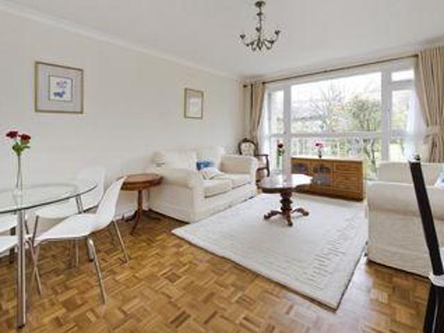2 Bedrooms Flat for rent in Dene Court, Mount Avenue, Ealing, London W5