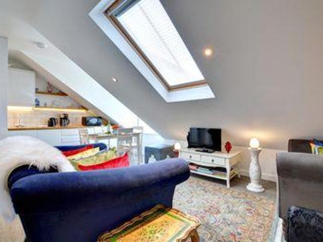 2 Bedrooms Flat for rent in Denmark Villas, Hove BN3