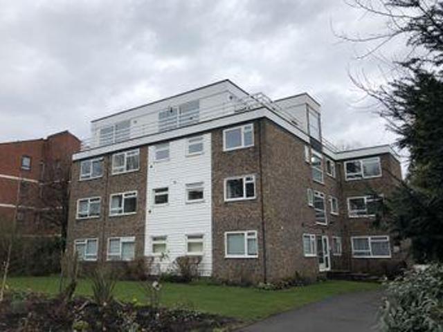 2 Bedrooms Flat for rent in Denmark Avenue, London SW19