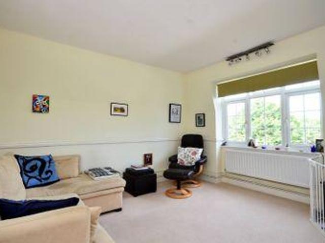 2 Bedrooms Flat for rent in Denmark Hill, Denmark Hill SE5