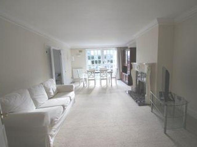 2 Bedrooms Flat for rent in Denmark House, Denmark Avenue, Wimbledon, London SW19