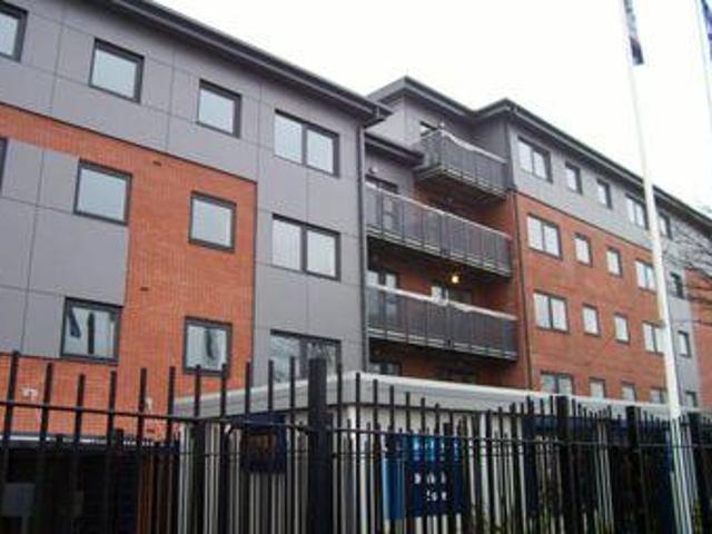 2 Bedrooms Flat for rent in Denmark Road, Manchester M15