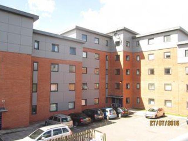 2 Bedrooms Flat for rent in Denmark Road, Manchester M15