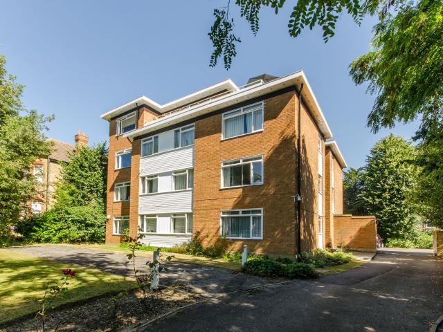 2 Bedrooms Flat for Rent in Denmark Road | Foxtons