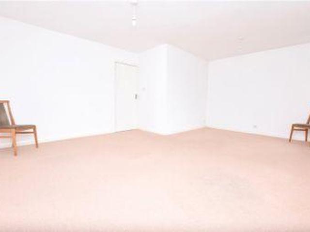2 Bedrooms Flat for rent in Denning Court, 122 Selhurst Road, London SE25