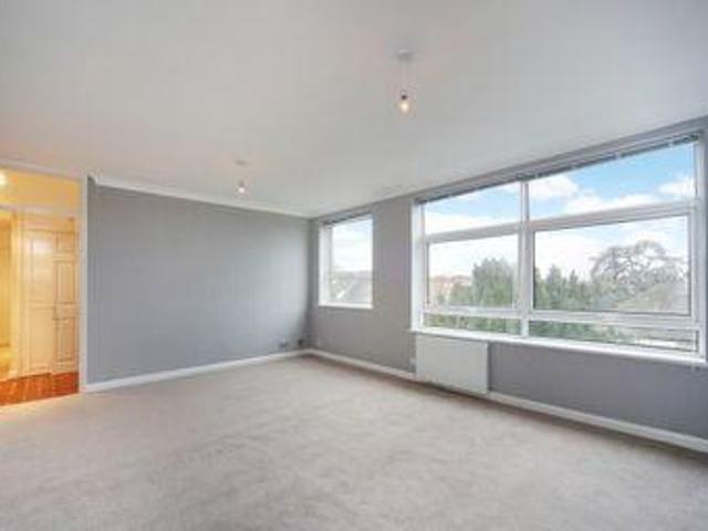 2 Bedrooms Flat for rent in Derby Road, London SW14