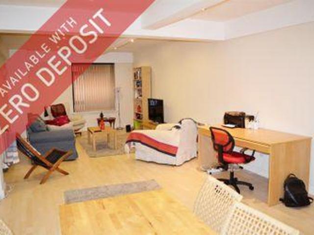 2 Bedrooms Flat for rent in Dickinson Street, Manchester M1