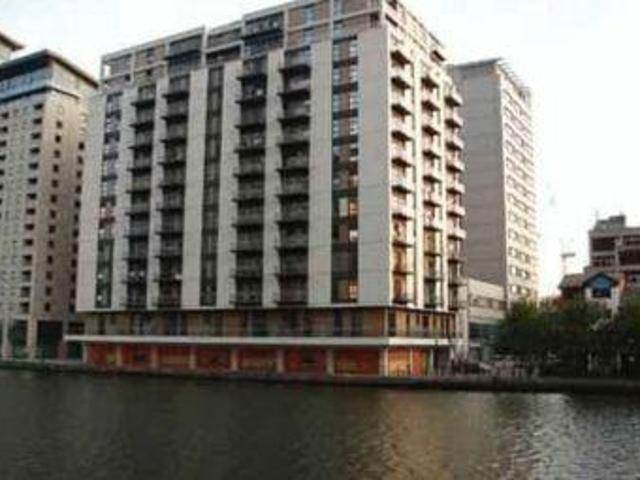 2 Bedrooms Flat for rent in Discovery Dock, Canary Wharf E14