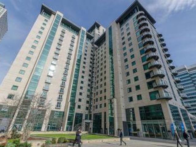 2 Bedrooms Flat for rent in Discovery Dock, Canary Wharf E14