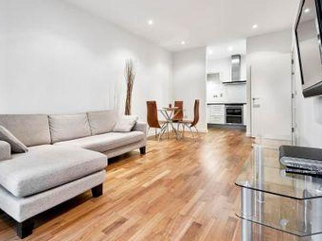 2 Bedrooms Flat for rent in Discovery Dock West, Canary Wharf E14