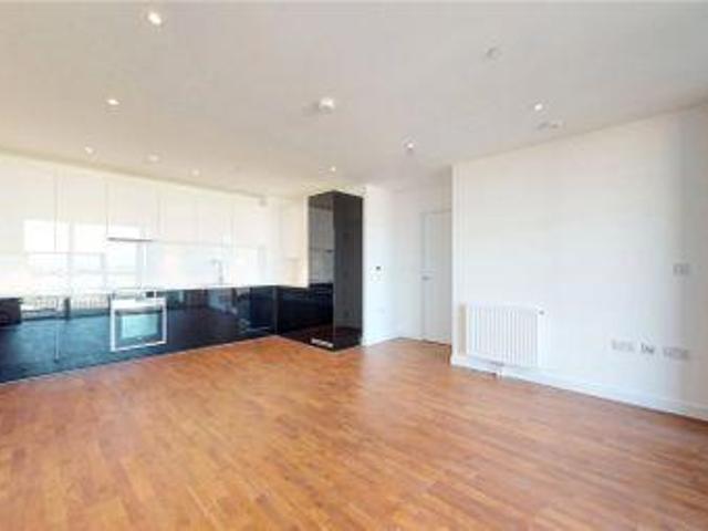 2 Bedrooms Flat for rent in Discovery Tower, London E16