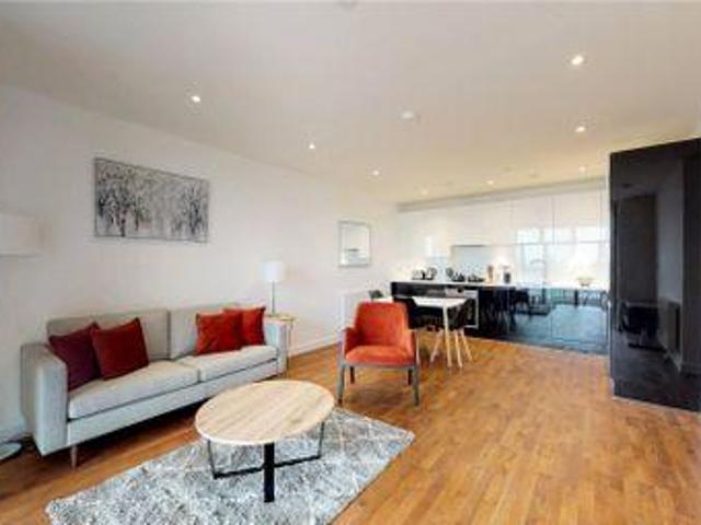 2 Bedrooms Flat for rent in Discovery Tower, London E16