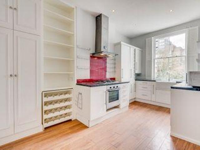2 Bedrooms Flat for rent in Disraeli Road, London SW15