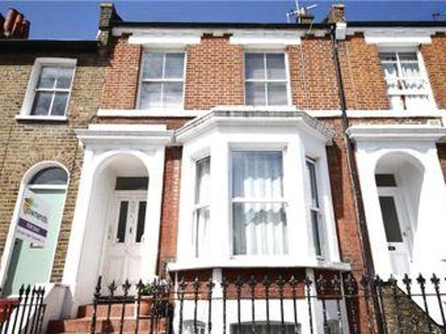 2 Bedrooms Flat for rent in Disraeli Road, Putney SW15