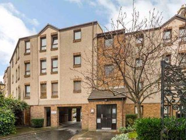 2 Bedrooms Flat for rent in Drum Terrace, Easter Road EH7