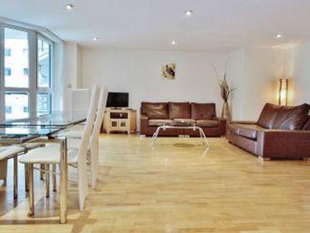 2 Bedrooms Flat for rent in Drake House, St George Wharf, Vauxhall SW8