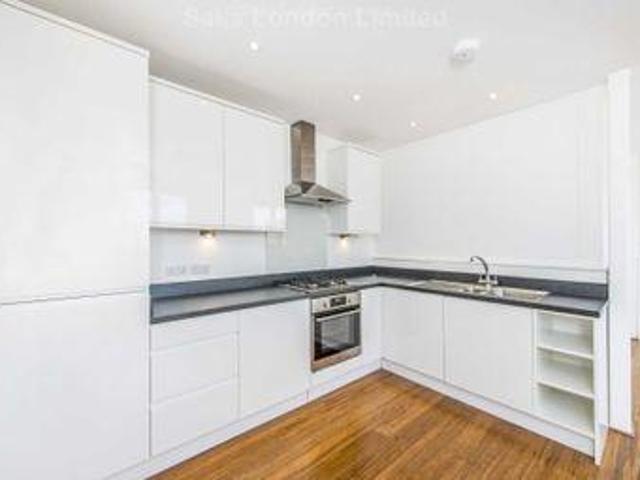 2 Bedrooms Flat for rent in Drakefield Road, Tooting Bec SW17