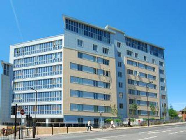 2 Bedrooms Flat for rent in Drayton Green Road, West Ealing, London W13